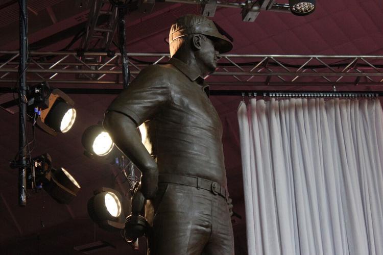Oklahoma football: Bob Stoops' statue unveiled at Salute to Stoops ...