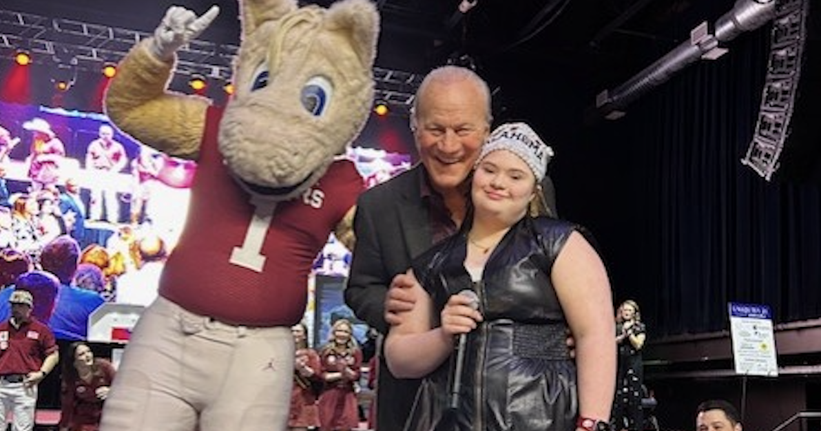 Coach Barry Switzer surprises student with OU acceptance | News ...