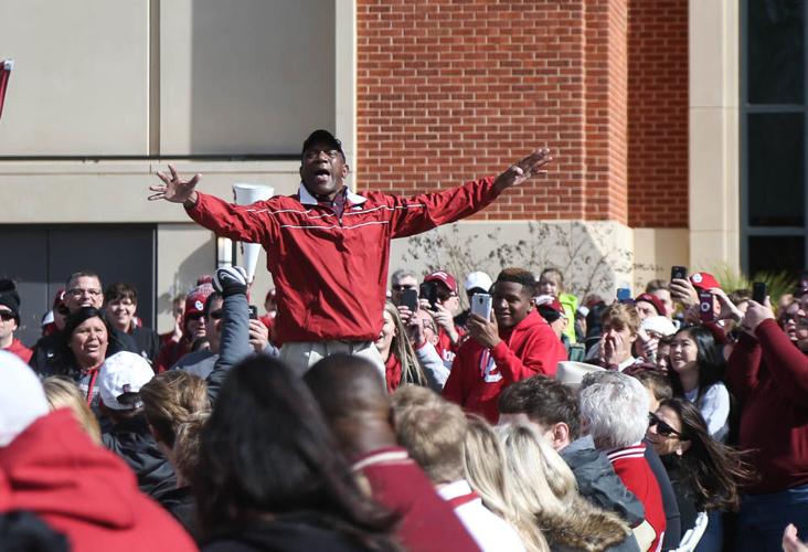 Bob Stoops statue dedication (photos) | Gallery | oudaily.com