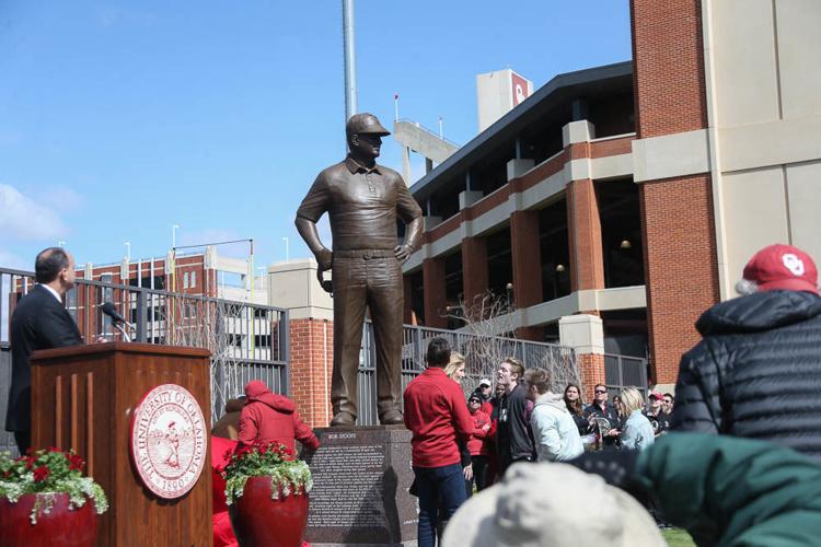 Bob Stoops statue dedication (photos) | Gallery | oudaily.com