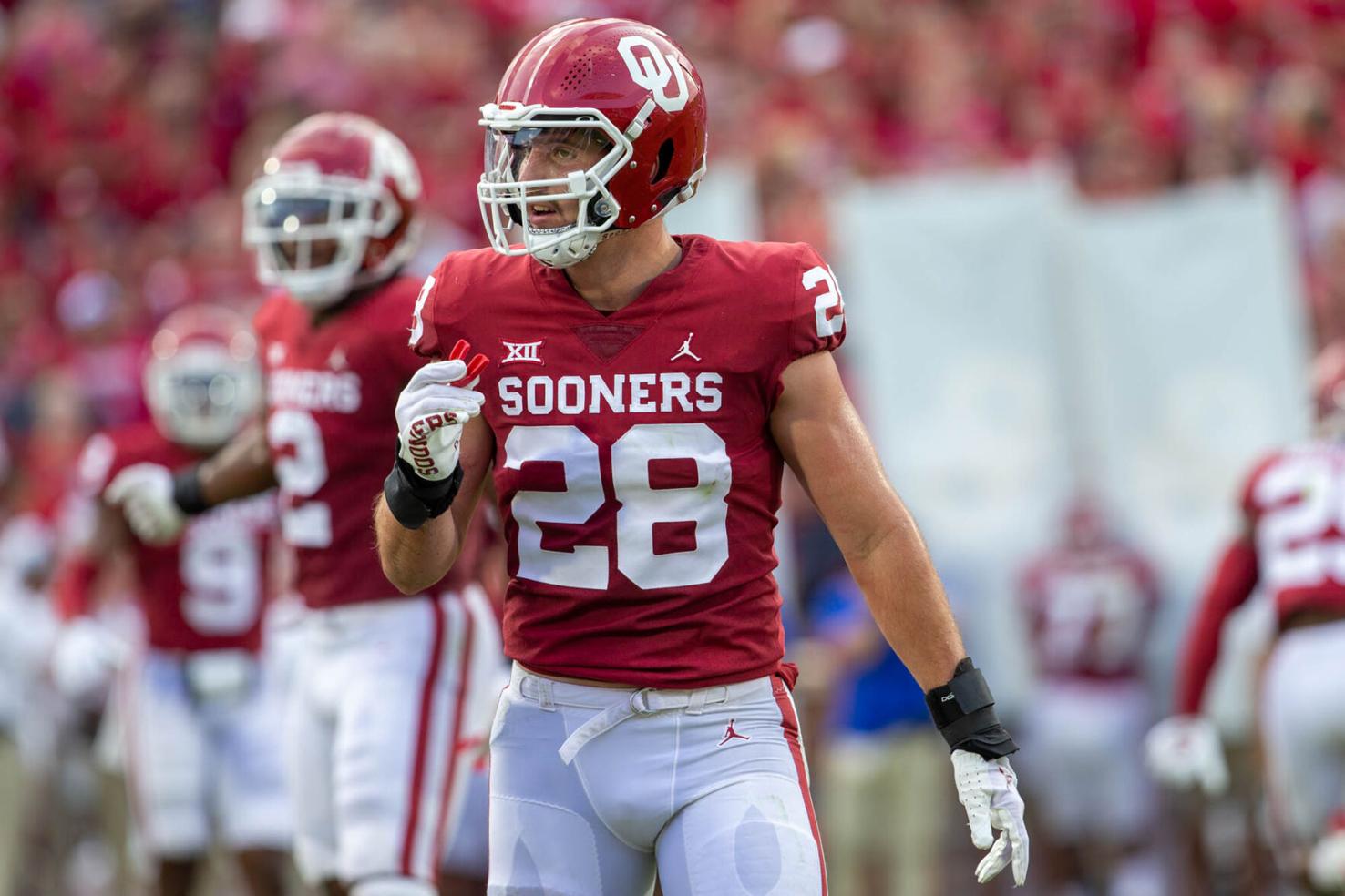 'He's like a sponge': Danny Stutsman collects 4 tackles for loss ...