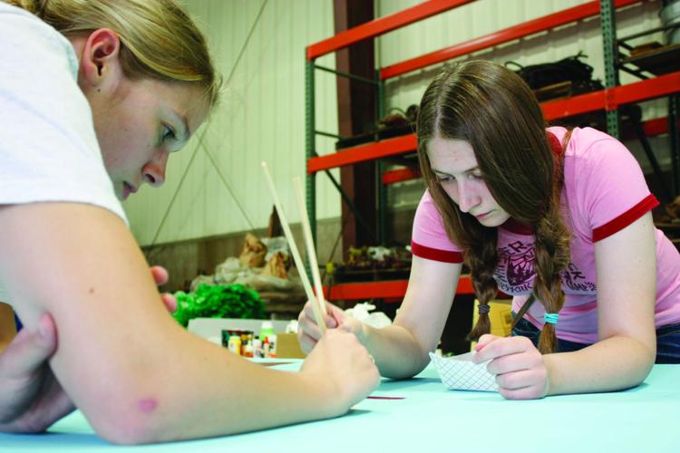 How OU's Engineers' Club builds a homecoming float | L And A | oudaily.com