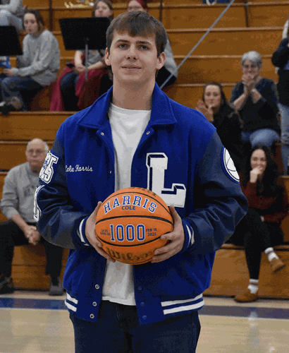 Cole Harris receives 1,000-Point Club ball | Sports | overtoncountynews.com