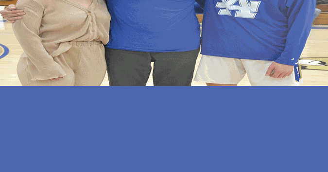 Earl Carwile honored for basketball prowess | Sports ...