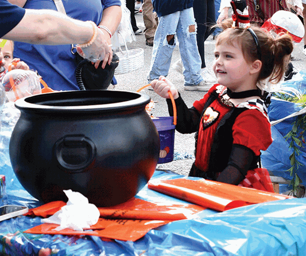 Fall-O-Ween fills square | News | overtoncountynews.com