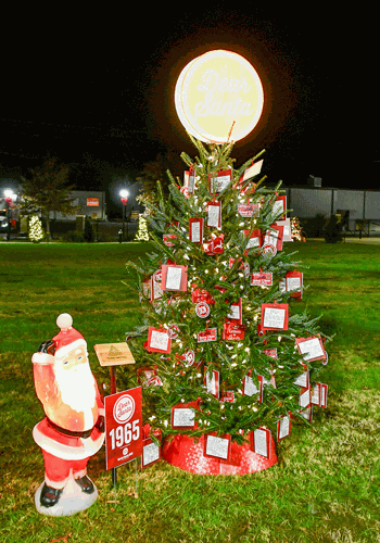 Dear Santa 1965 wins Christmas tree contest | News | overtoncountynews.com