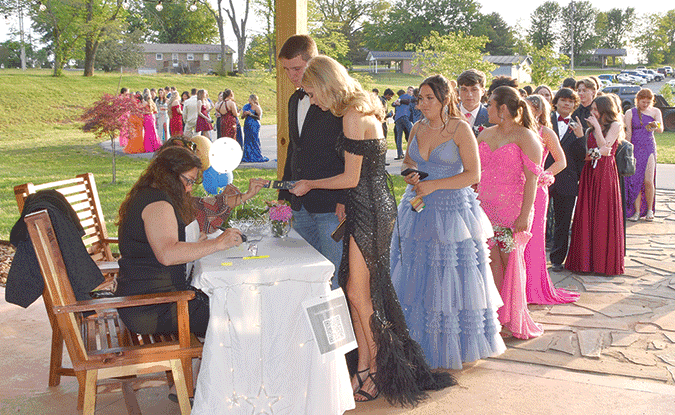 LA Prom held Saturday night | News | overtoncountynews.com