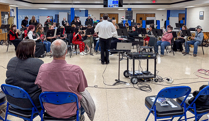 “A Holiday Spectacular” concert hits the right notes | Arts ...