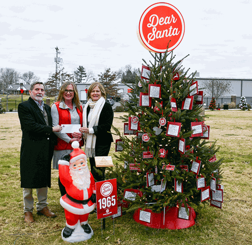 Dear Santa 1965 wins Christmas tree contest | News | overtoncountynews.com
