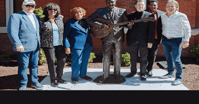 Charley Pride statue added to Ryman Icon Walk | Arts & Entertainment ...