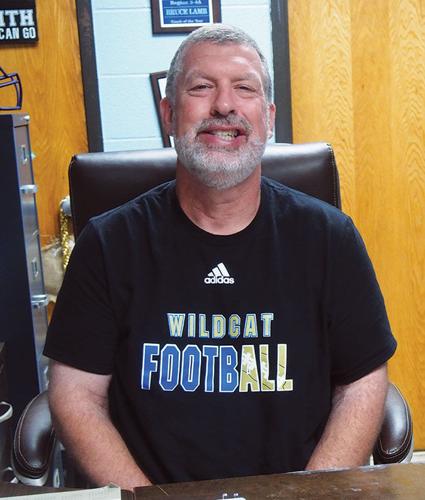 Bruce Lamb resigns as LA football coach | News | overtoncountynews.com