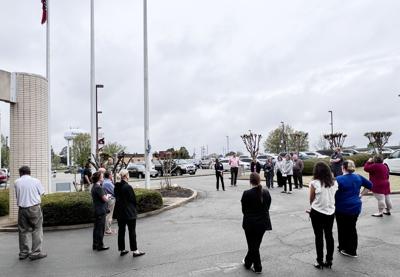Donate Life flag raising held at AMMC | News | paragoulddailypress.com
