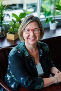 Cathy Burrell really IS Ukrainian | Life | pentictonherald.ca