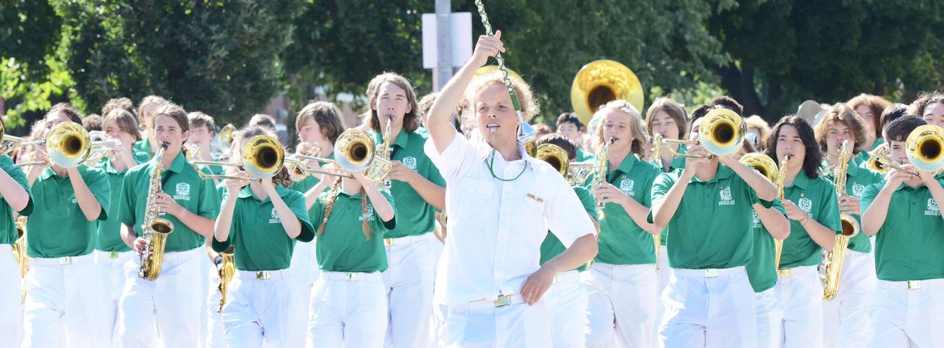 Peters Bros. Grande Parade | Gallery | pentictonherald.ca