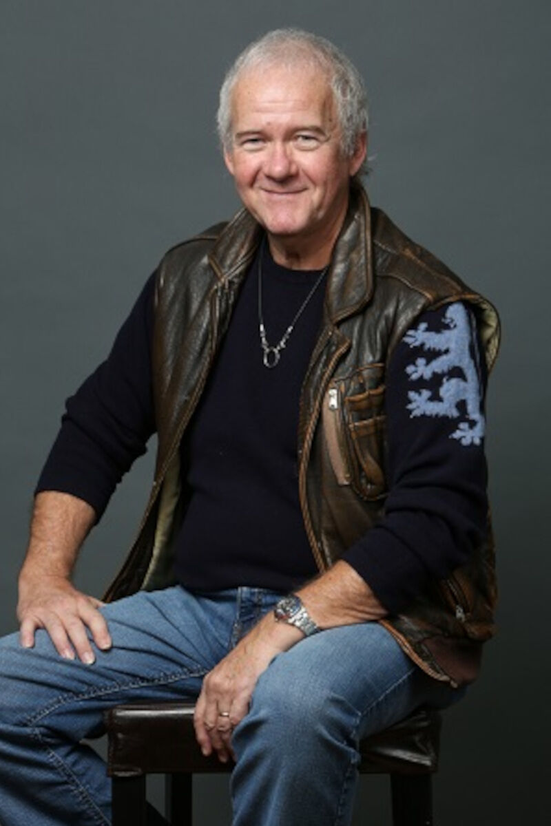 Decorated folk singer books Oliver gig | Entertainment | pentictonherald.ca
