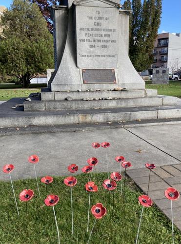 Potters create hand-made poppies | News | pentictonherald.ca
