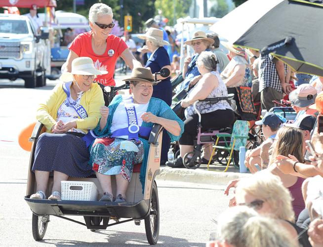 Peters Bros. Grande Parade | Gallery | pentictonherald.ca