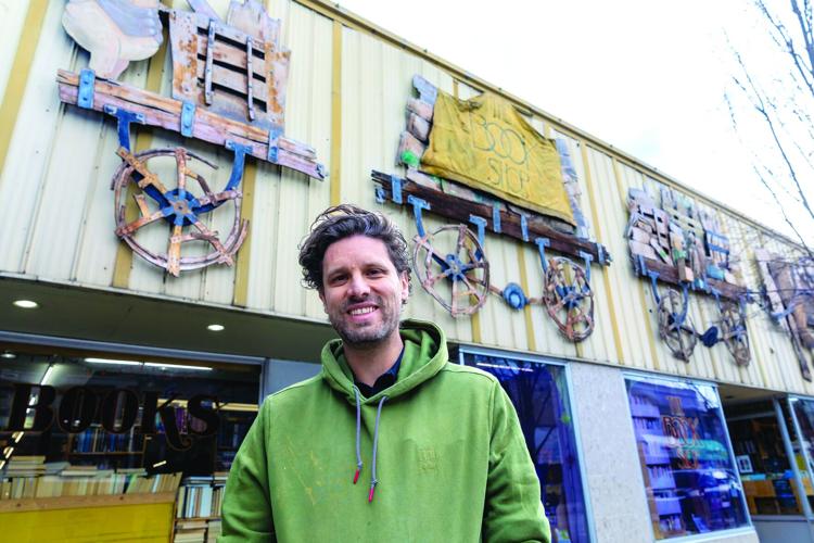 Iconic sign will be coming down | Business | pentictonherald.ca