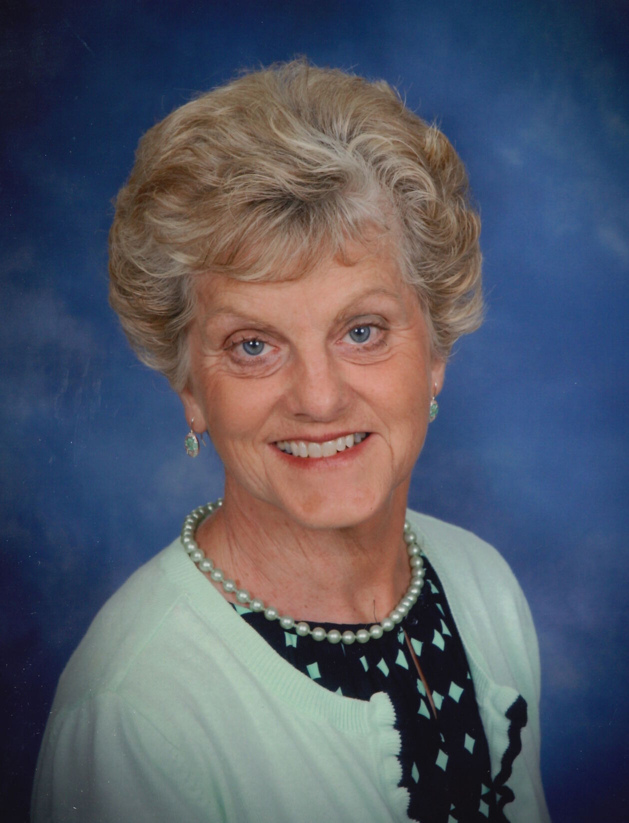 Clara Lou (Bacon) Gillett | Obituaries | phelpscountyfocus.com