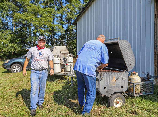 Annual Good Neighbors Farm Tour draws a crowd | | pmg-ky1.com