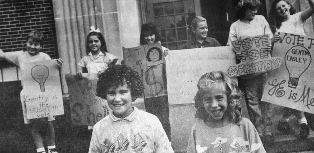 1933: Hitchhikers robbed, left in underwear | Sentinel News | pmg-ky1.com