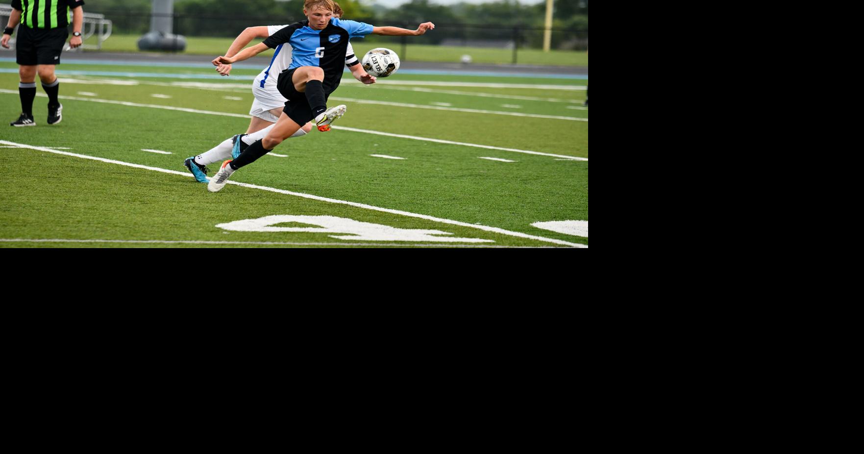 ROUNDUP: Titans stay strong on the pitch | Sports | pmg-ky1.com