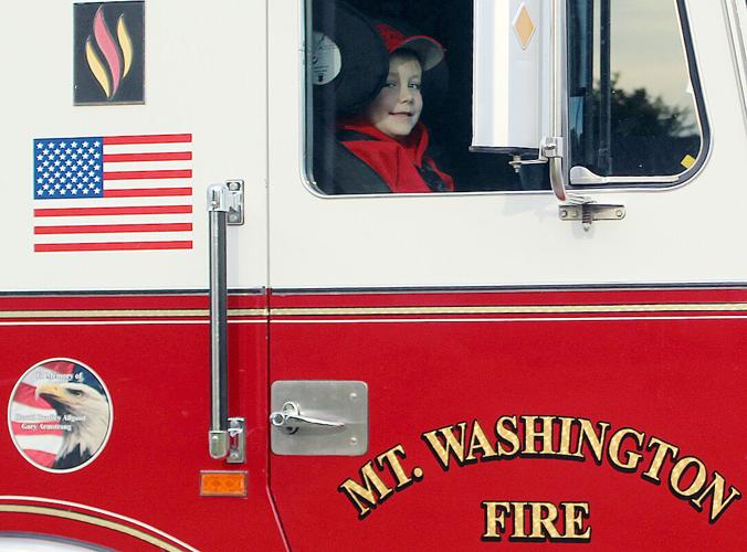 City holds parade to welcome Beckham home from journey | Features | pmg ...