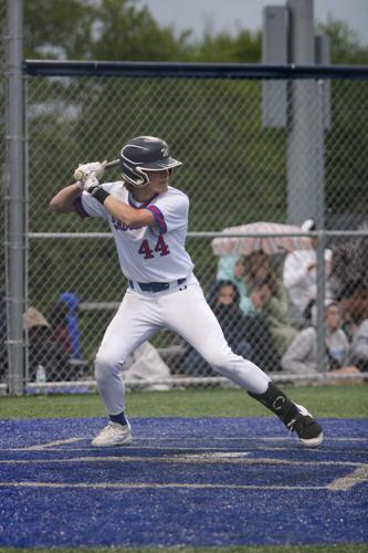 Henry County holds on to defeat rival Eminence | Sports | pmg-ky1.com