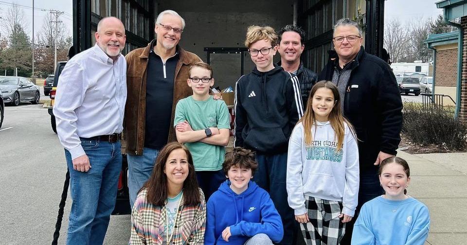 NOMS collects 1,400 food donations (copy) | Education | pmg-ky1.com