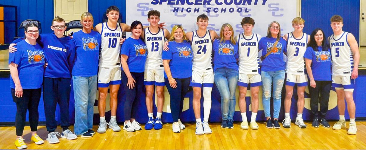 Senior Bears celebrate by setting a new winning-streak record | Spencer ...