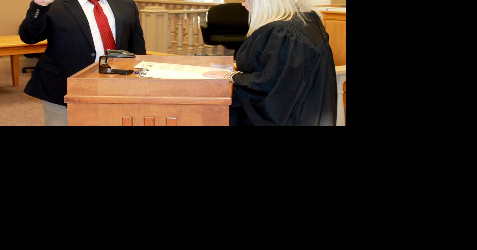 New county officials sworn in | Spencer Magnet | pmg-ky1.com