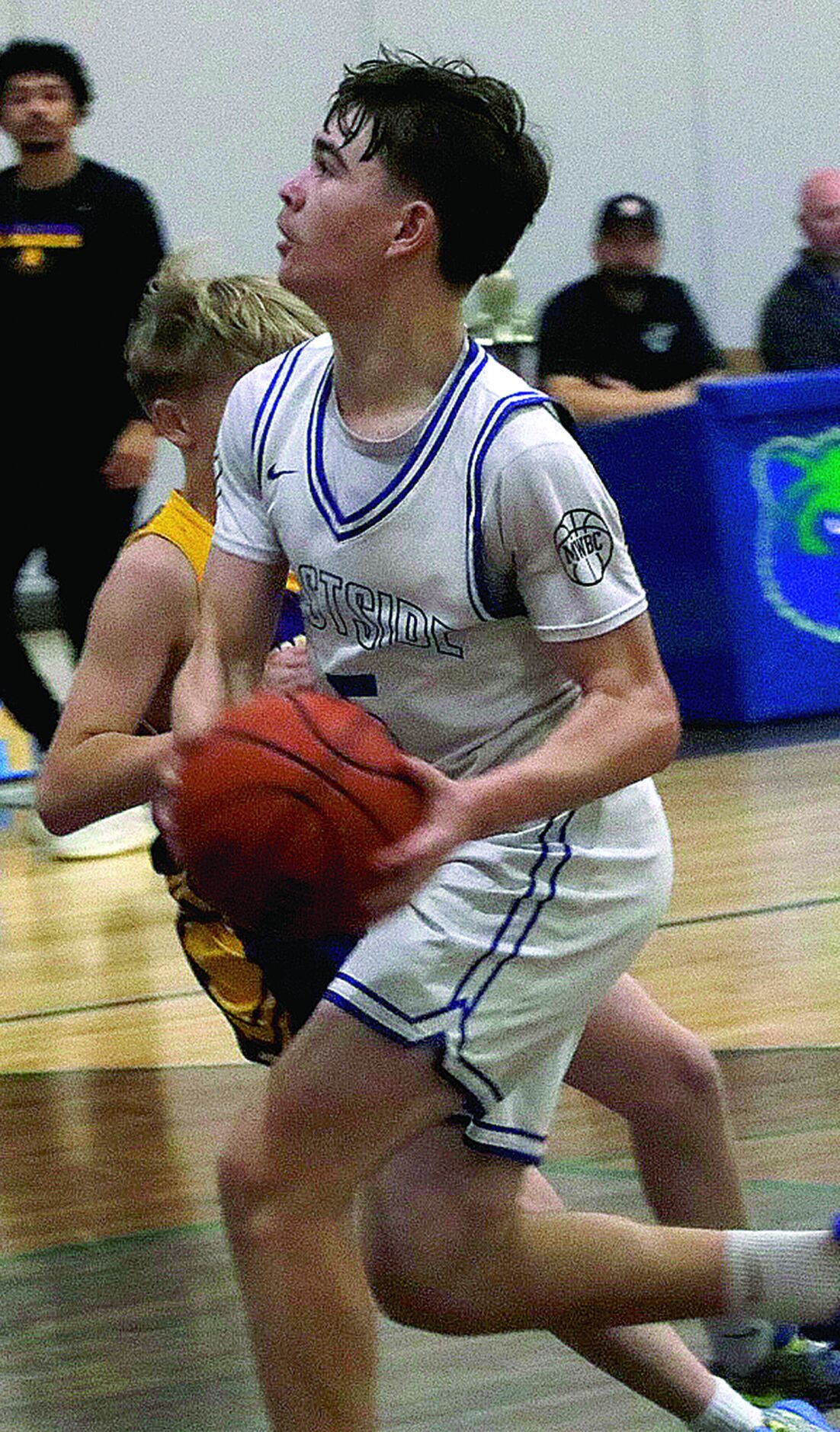 Eastside Defeats Mount Washington in 8th Grade Championship - BVM Sports