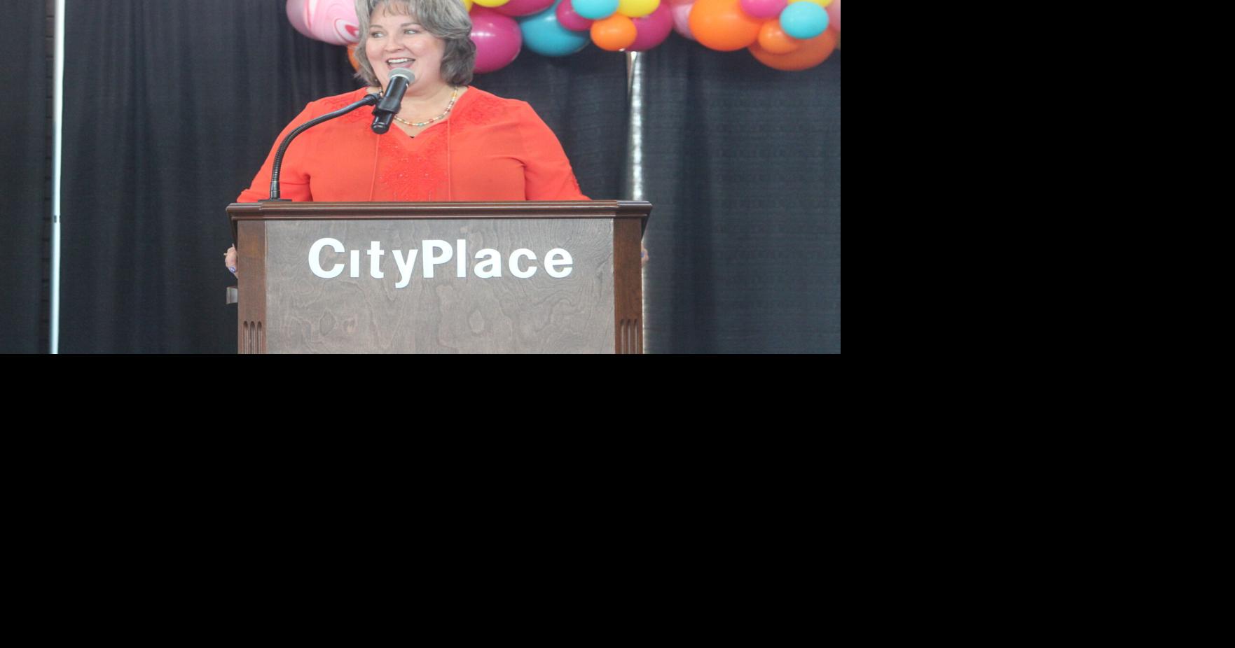 Crossroads Pregnancy’s Tapp named 2024 Woman of Distinction | Oldham ...