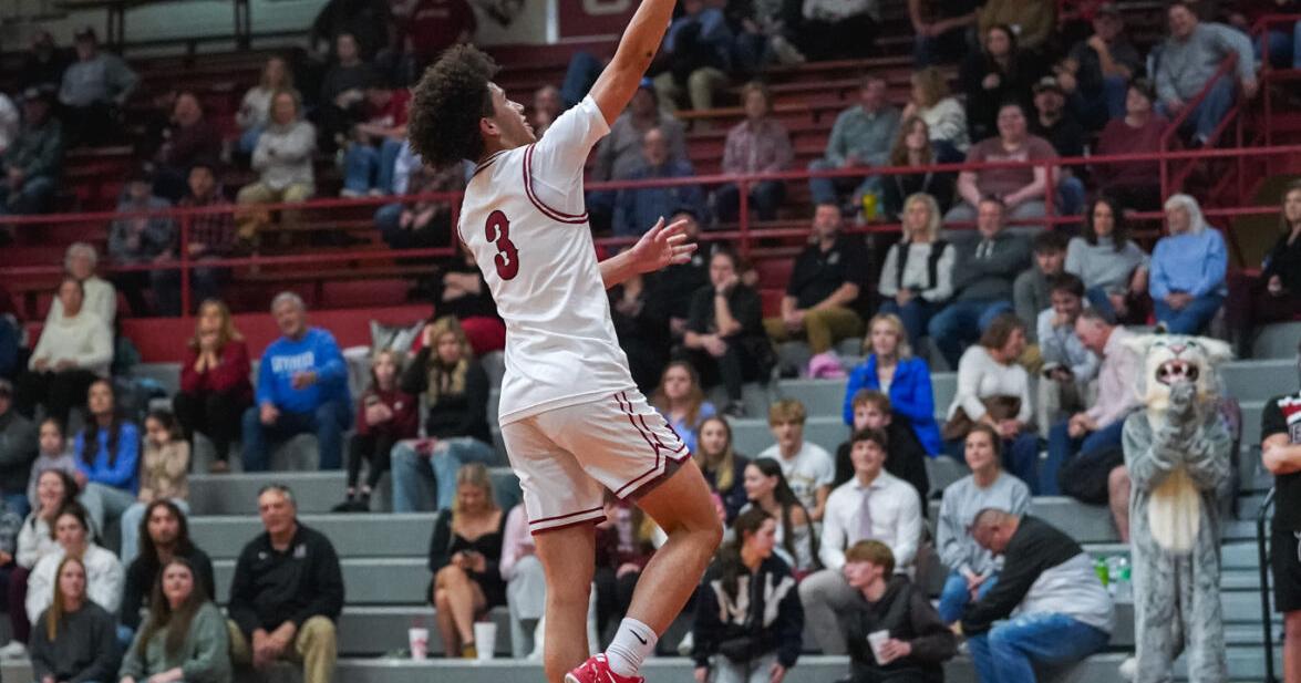 Wildcats dominate from start to finish in district win | Sports | pmg ...