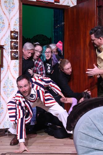 A hilarious play within a play | News | pmg-ky2.com