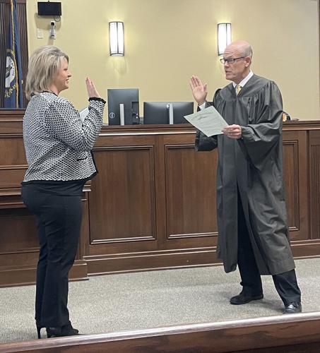Strong sworn in as Circuit Court Clerk | News | pmg-ky2.com