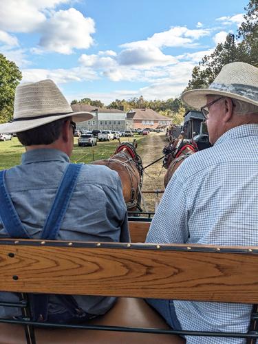 A wagon ride at Forkland | Features | pmg-ky2.com