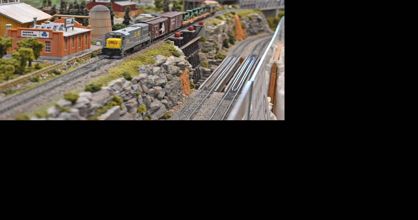 Model train display back on track | News | pmg-ky2.com