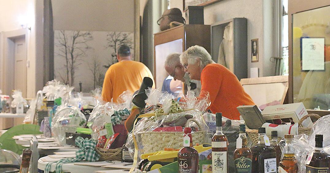 Community comes together for McCubbins | Features | pmg-ky2.com