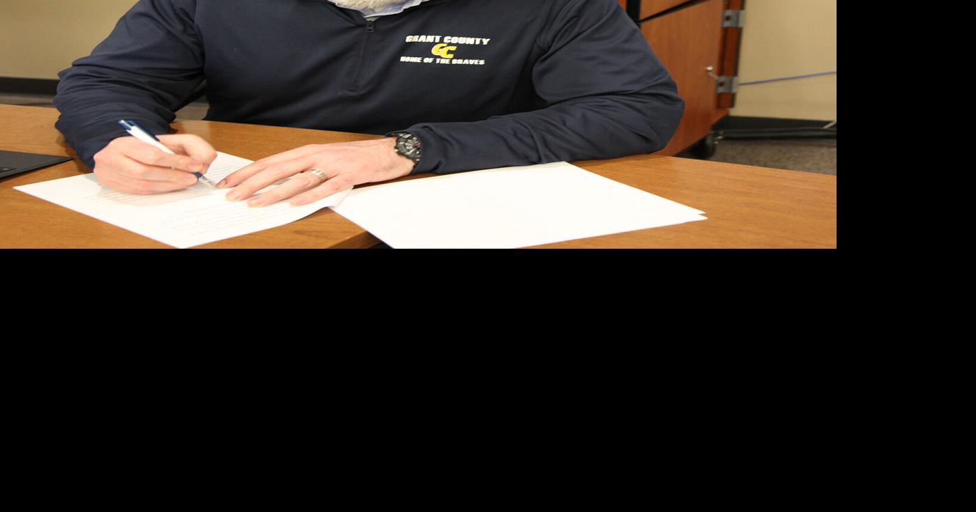 Todd Moody signs contract to be next Grant County Schools ...