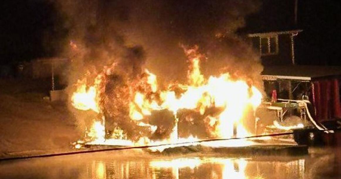 Fire claims fueling dock at Williamstown Marina | News | pmg-ky3.com