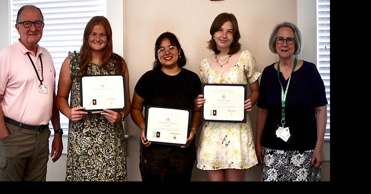 Students win gardeners scholarships | News | pmg-sc.com