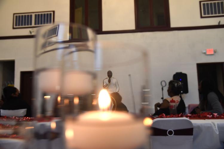 'Singing Ced' comes home | The News & Reporter | pmg-sc.com