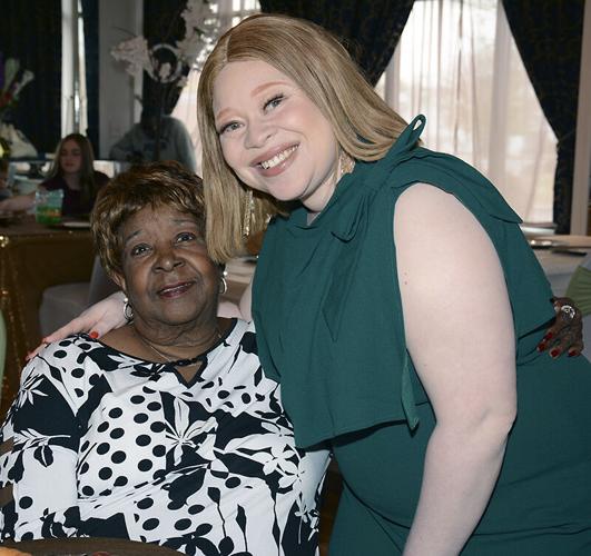 Cauthen celebrates book release at party | Features | pmg-sc.com