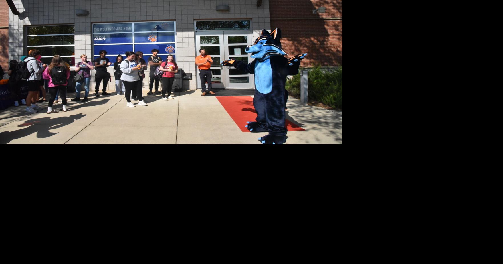 York Tech gets thrown to the wolves, unveils new mascot | The News ...