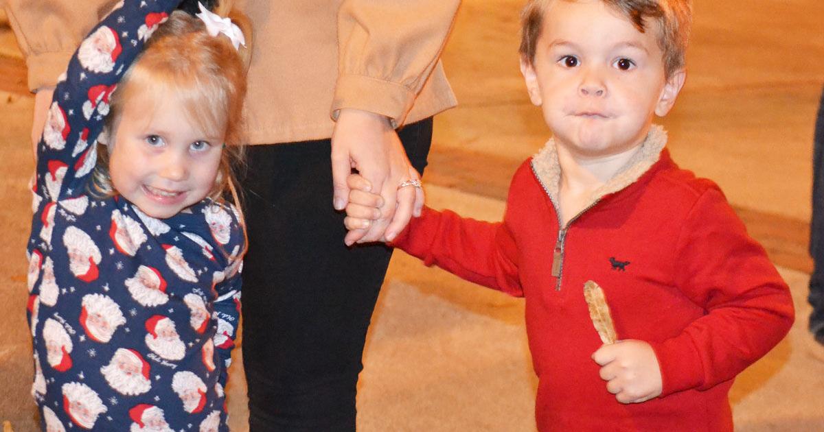 Local folks enjoy the parade | | pmg-sc.com