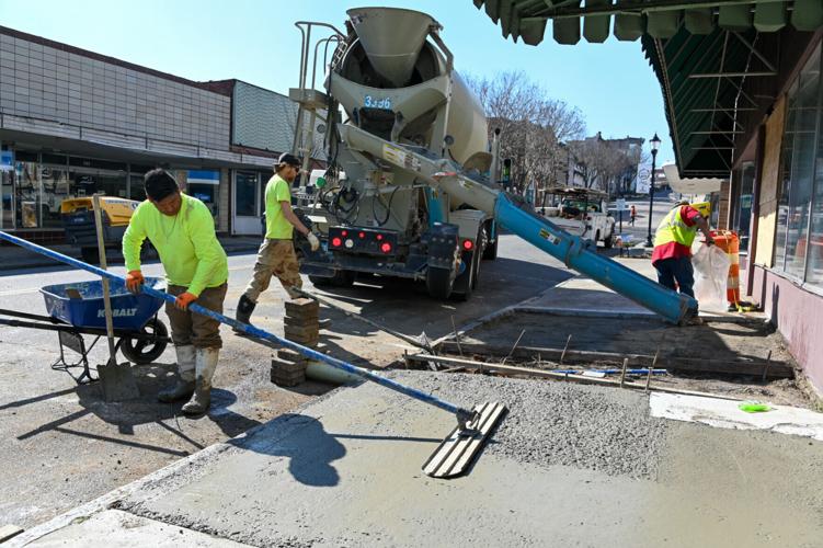 City project is improving sidewalks, pavers, trees on Gadsden Street ...