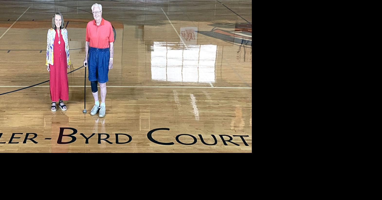 Volunteers honor legendary coaches | The Lancaster News | pmg-sc.com