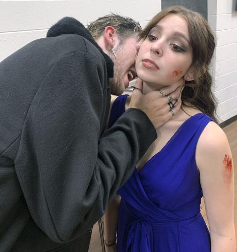 does dracula bite mina