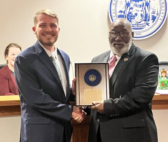 City council swears in new member, new police officers | News | pmg-va.com